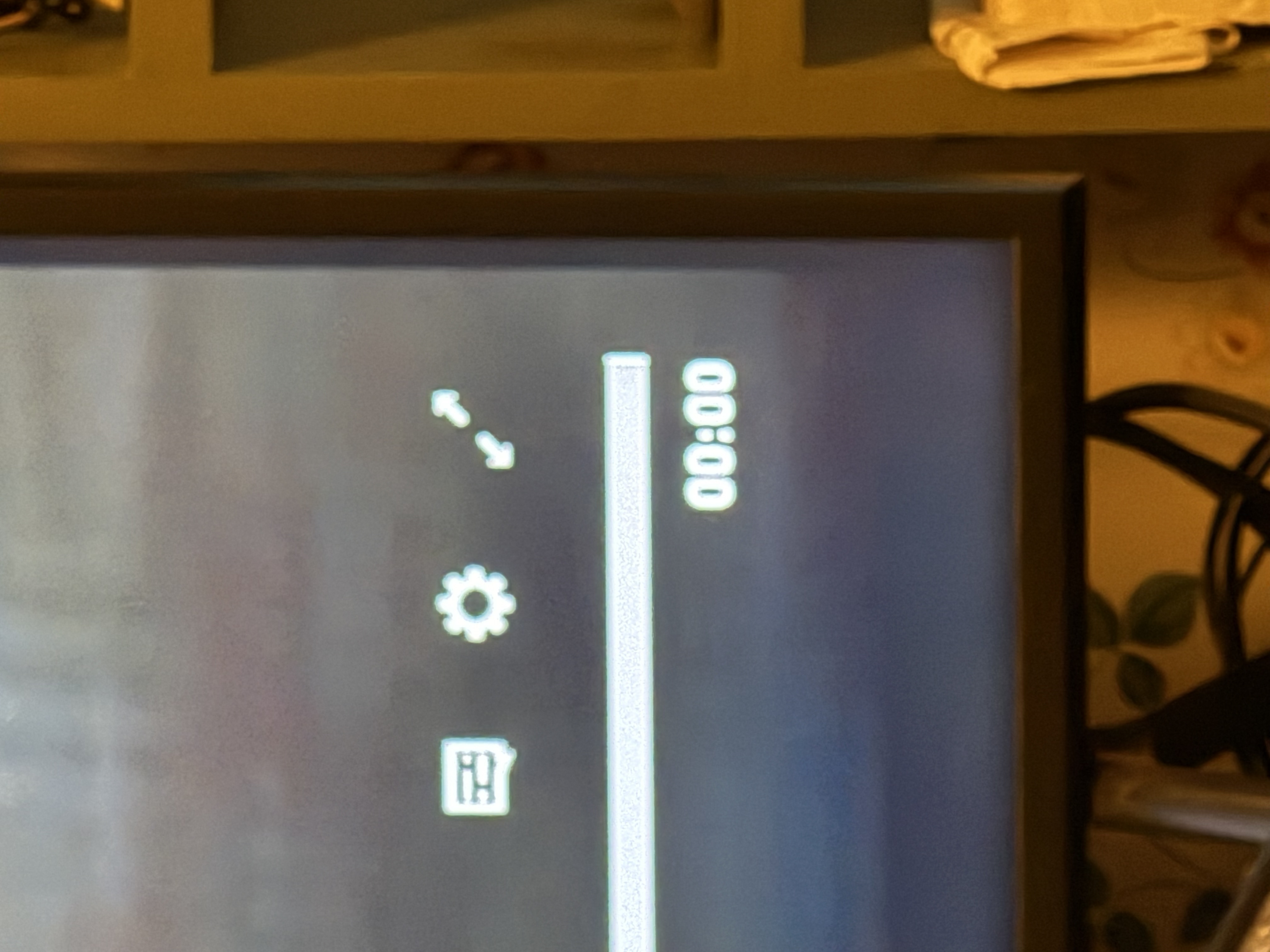 I'm watching the game, and I cannot get it to expand to full screen. – NESN